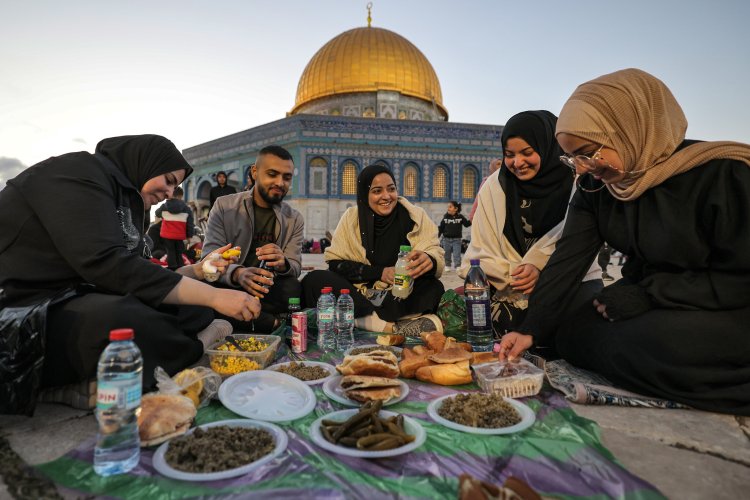 Ramadan Begins Amid Gaza War - NOW | News Of the World